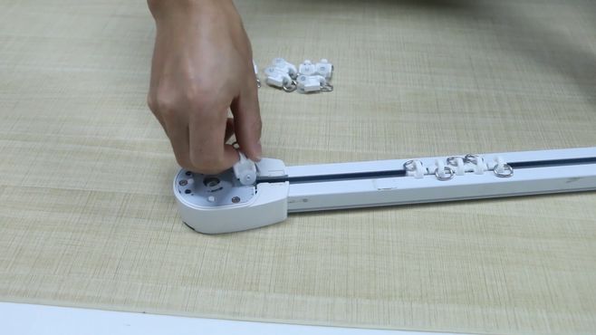 电动窗帘安装教程(十),安装吊轮