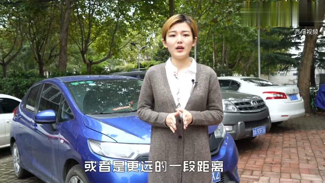 这种闯红灯是不会被扣分的,很多司机不知道继续往前跑就吃亏了