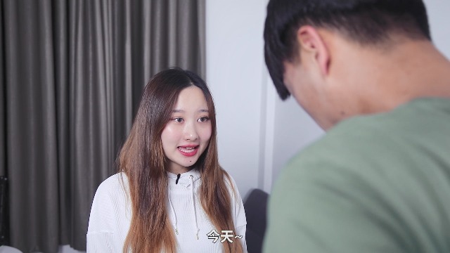 搞笑短剧:好几个月没发工资了,真想一分钱掰成两半花!