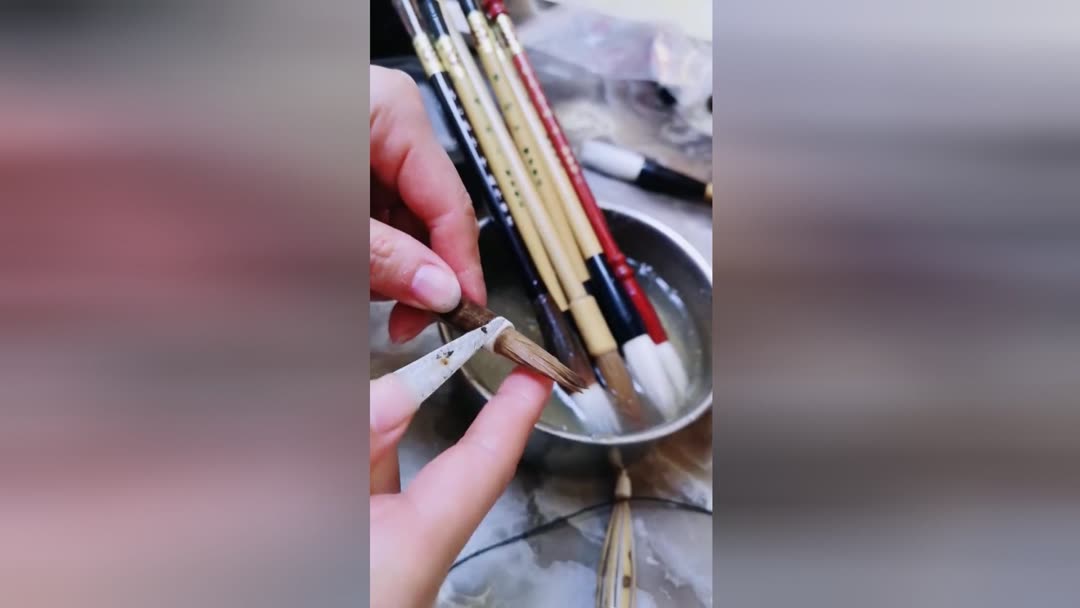 修尖毛笔头 看起来容易 做起来难呢