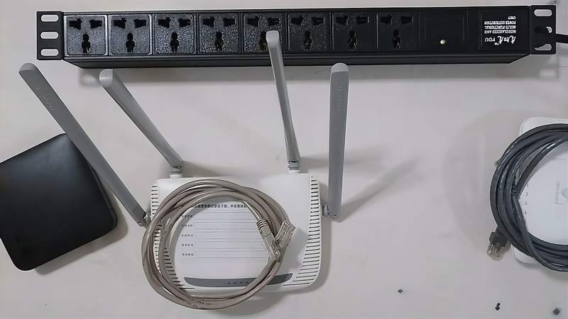 家庭常见网络设备:无线路由器实物使用基本介绍