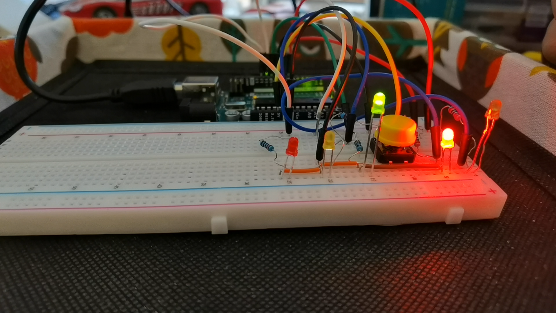 arduino—模拟红绿灯