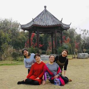 和谐养老清心掸尘 