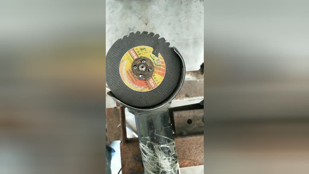 切割机的正确安装方法。