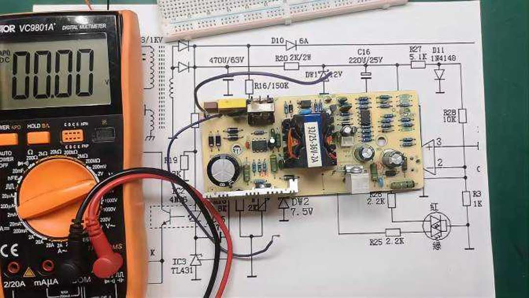 LM358 电压比较器是怎么工作的,用一个实验来告诉你