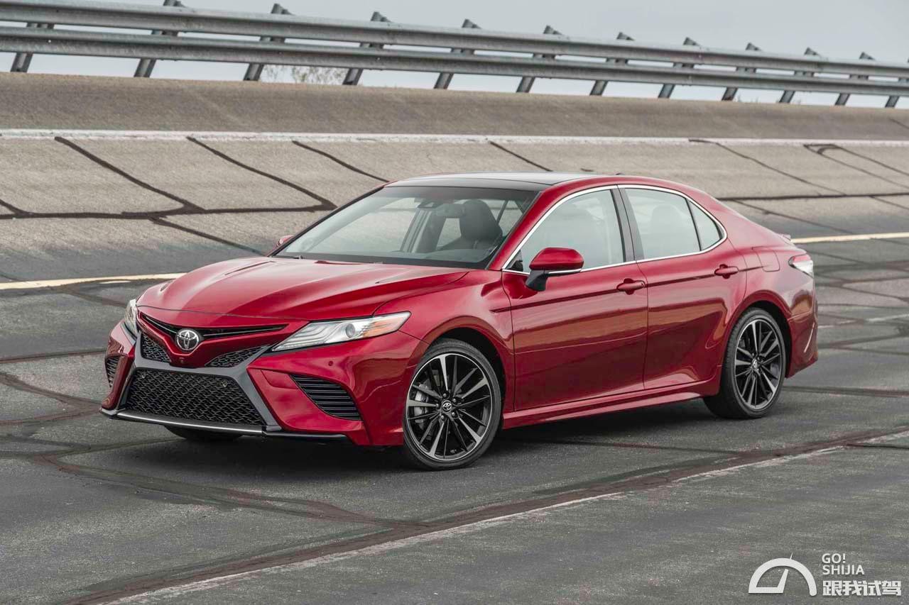 新款凯美瑞到底值得买吗?老司机详细分析优点、缺点,搞明白了