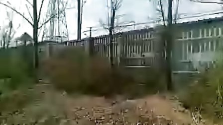 你们学校也这样出校门吗?