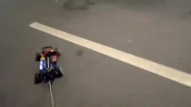 没想到那么小的模型,力量这么大,两辆一起,能拉动真车!