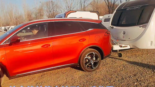 拖挂房车用什么车来牵引?燃油车还是电动车?看看我的选择