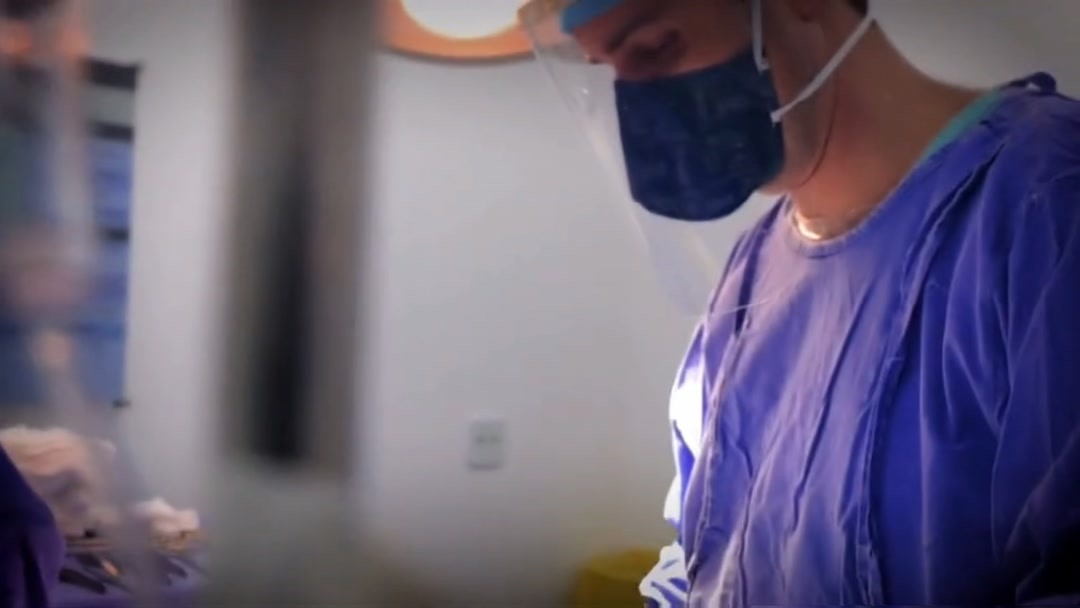 产房实录孕妇剖腹产分娩全过程,剖腹产妈妈的付出令人肃然起敬!
