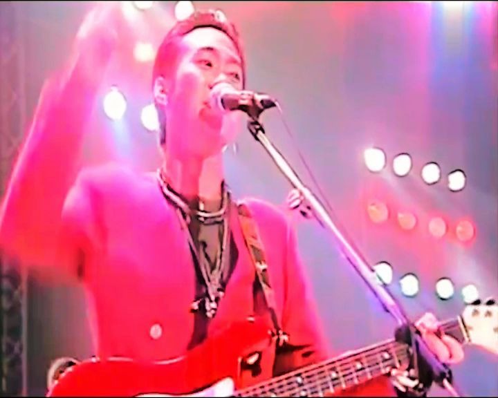 【Beyond】1991年,演唱会上的《真的爱你》,经典就是经典♬
