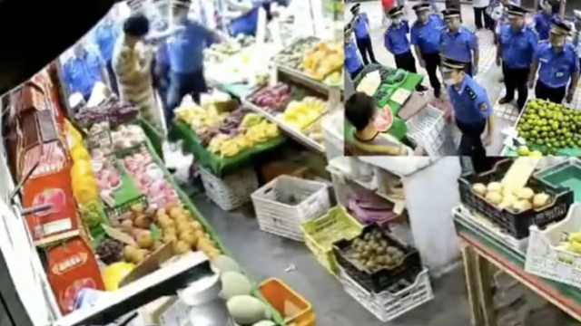 重庆一城管与女店主起冲突,警方已介入调查