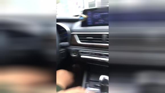 特技驾驶车手正面回应,前驱车电子手刹能怎么玩?了解一下