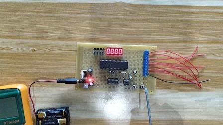 基于51单片机8路电压表设计