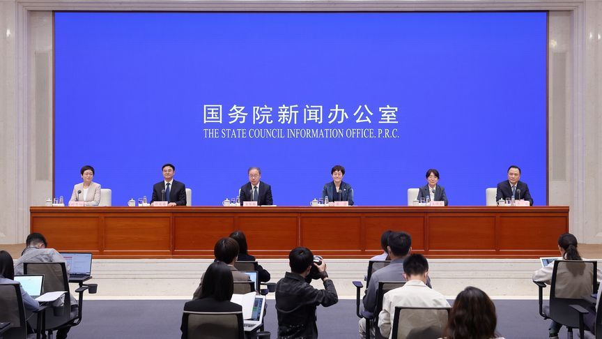 国资委:2022年全国国企招录高校毕业生超76万人 同比增长23.4%