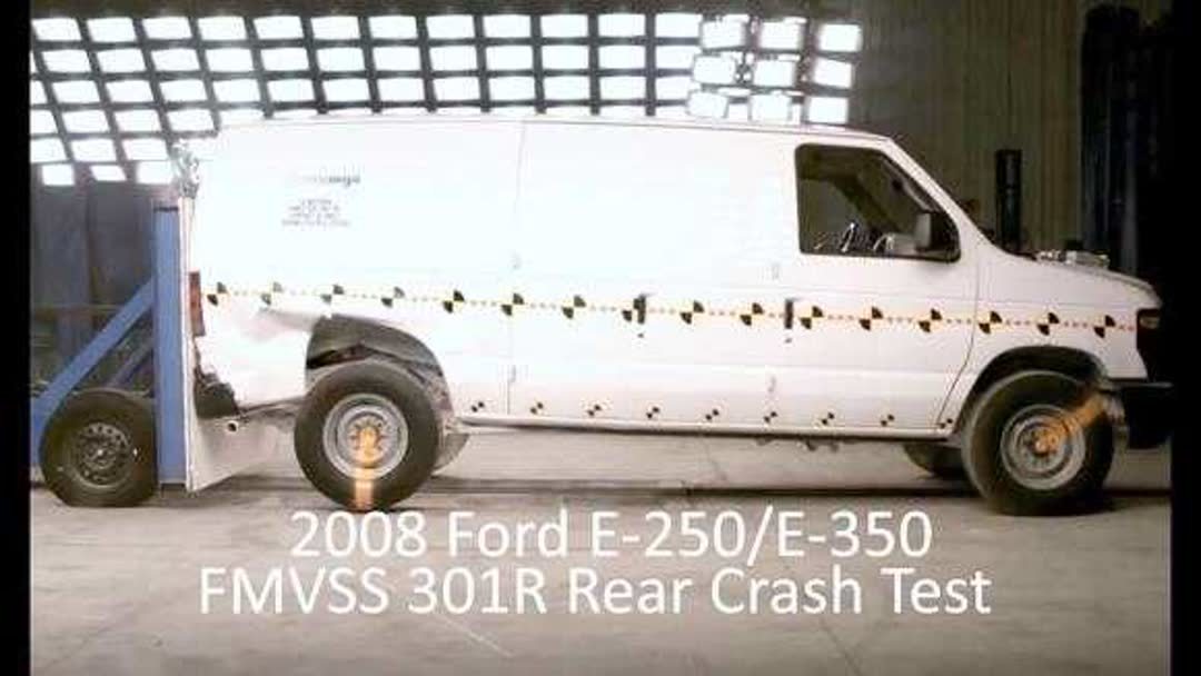 碰撞测试2008-2018福特E-250E-350 FMVSS 301R Rear Crash Test