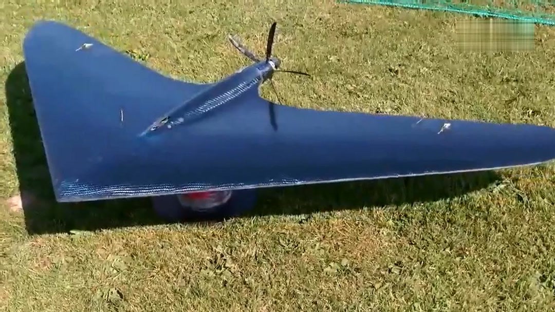 时速300公里的RC模型飞机,在空中飞起来很震撼