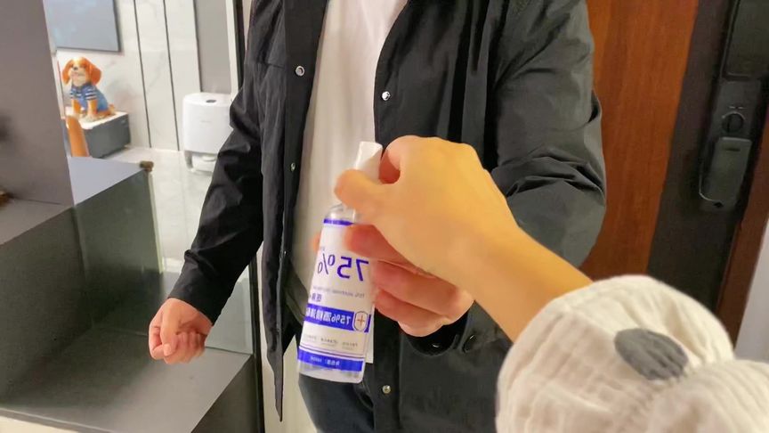 #做好个人防护 同时也要正确使用#酒精喷雾 酒精用来擦拭家具