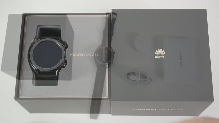 迪拜小伙新买一块华为手表,激活后明白中国造好质量?