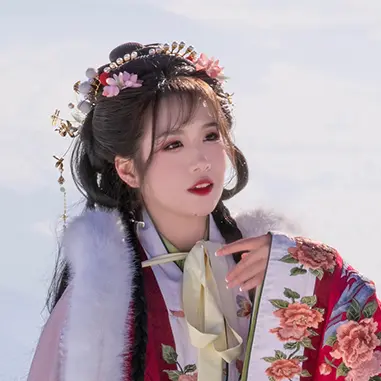 爱吃爱酱的花喵 