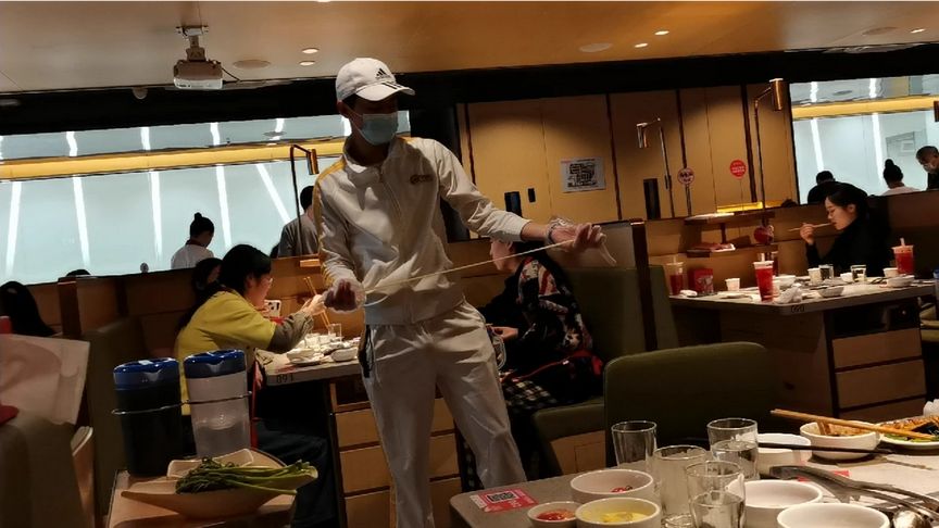 海底捞甩面甩起来