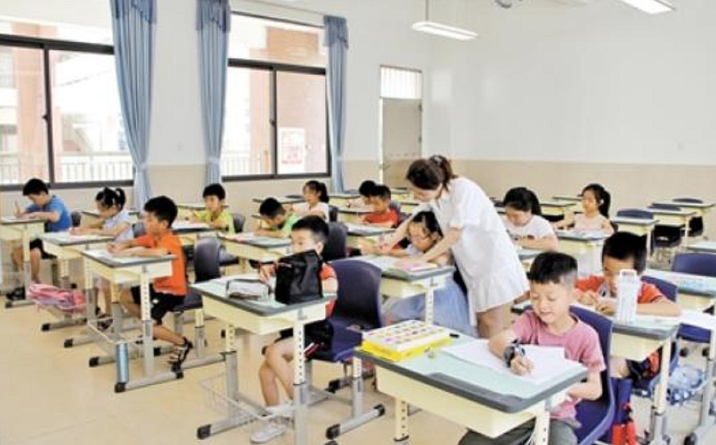 安徽:工作日中小学课后服务至少2小时,初中可晚自习