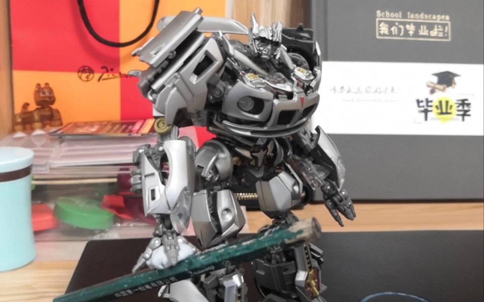 【定格动画】变形金刚开学了!(此视频来表示我的现状)