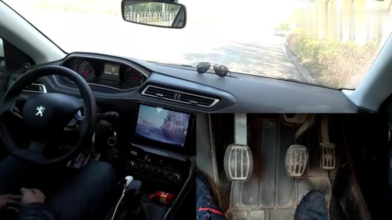 手动挡换挡的操作演示