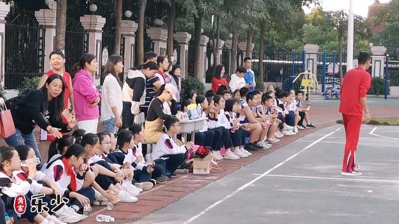 学校运动会,乐乐班篮球赛越战越勇,打出好技术好水平,看着过瘾