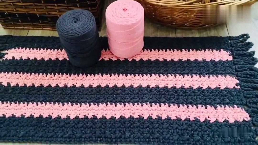 钩针编织双色室内垫子,毛线钩织毛毯花样视频,实用美观