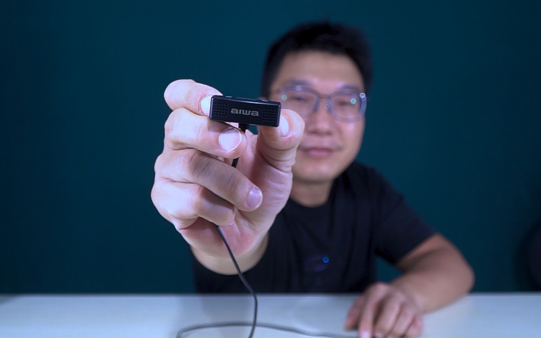 这是20多年前的高端货?开箱25块包邮的AIWA立体声领夹式麦克风!