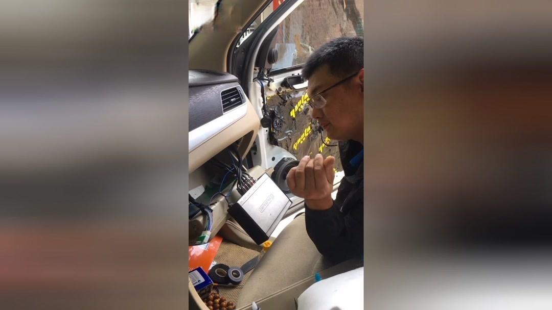 加了DSP功放后,你就是不带耳机能不能听出来喇叭的声音更饱满,关键...