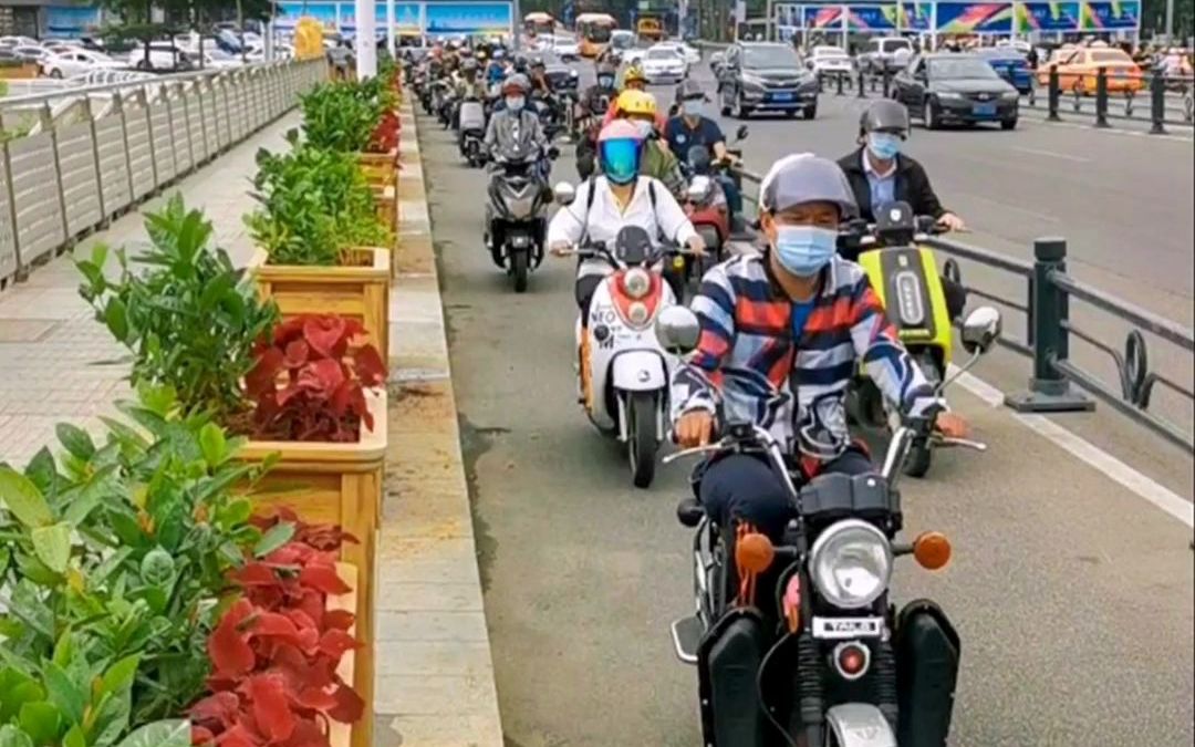 海南三亚电动车大军