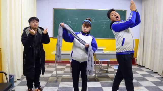 用唱歌跳舞的方式背乘法口诀表,学生的花式背诵,太有才了