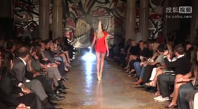 原来模特也可以这么走路