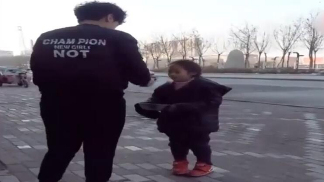 人贩拐卖儿童,让其乞讨,太无人性可言