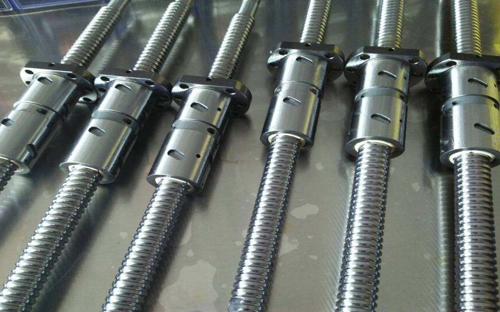 机械设计核心部件讲解:滚珠丝杆特点、应用及选型计算