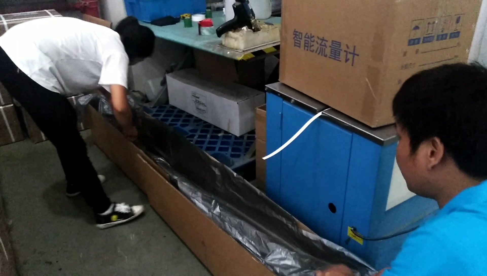 佑富智能浮球液位计包装发货