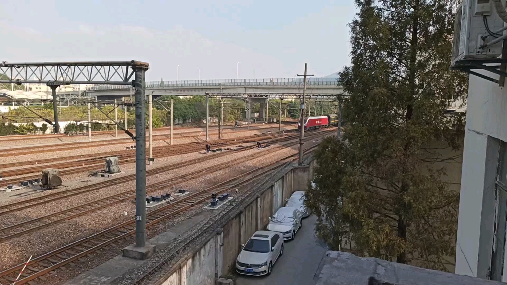 HXD1D-0553牵引电客T236南京站5道停车