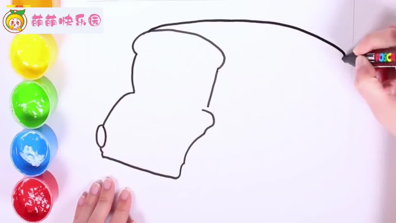 绘画课堂画出彩色的校车小汽车玩具