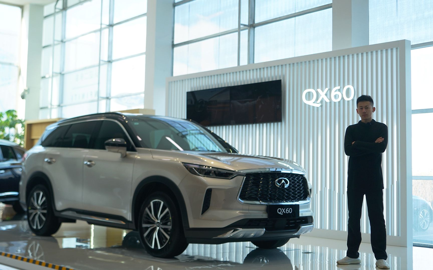 豪华年轻的7座SUV 实拍东风英菲尼迪QX60