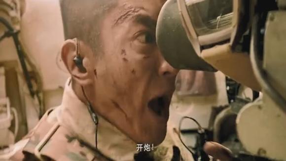 海外撤侨遇恐怖袭击,中国军人全力营救,小伙开坦克炸出生路