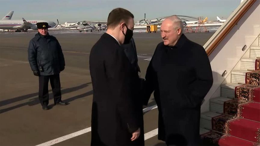 现场!卢卡申科已抵达莫斯科,将与普京举行会晤