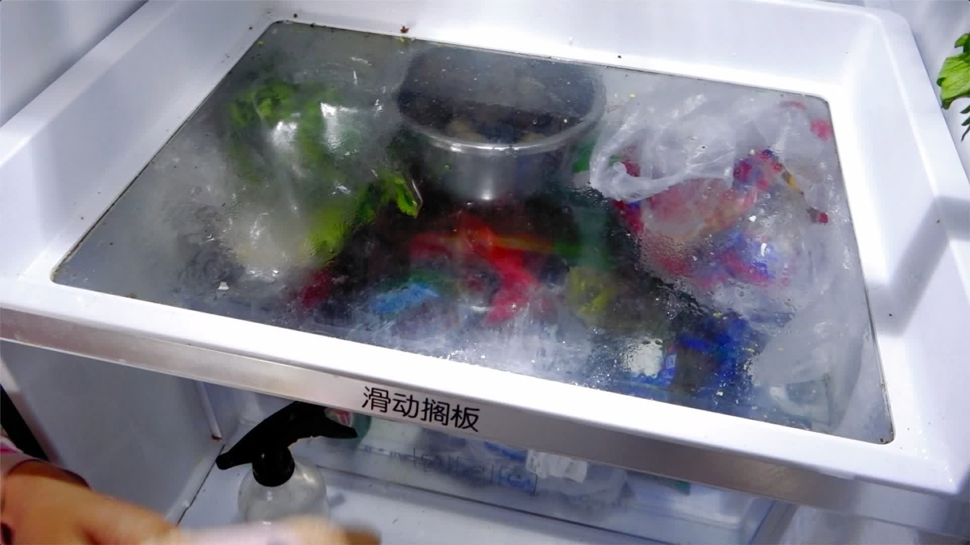 冰箱里面脏了,用这个方法清洁,杀菌去异味,太棒了
