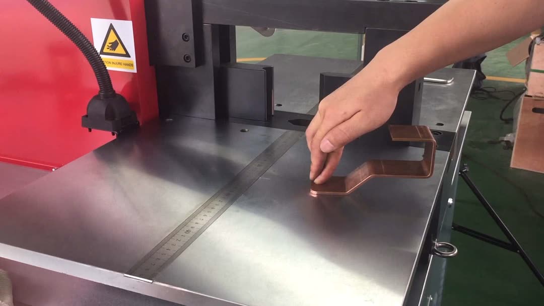 数控母线铜排折弯机操作视频--精鹏