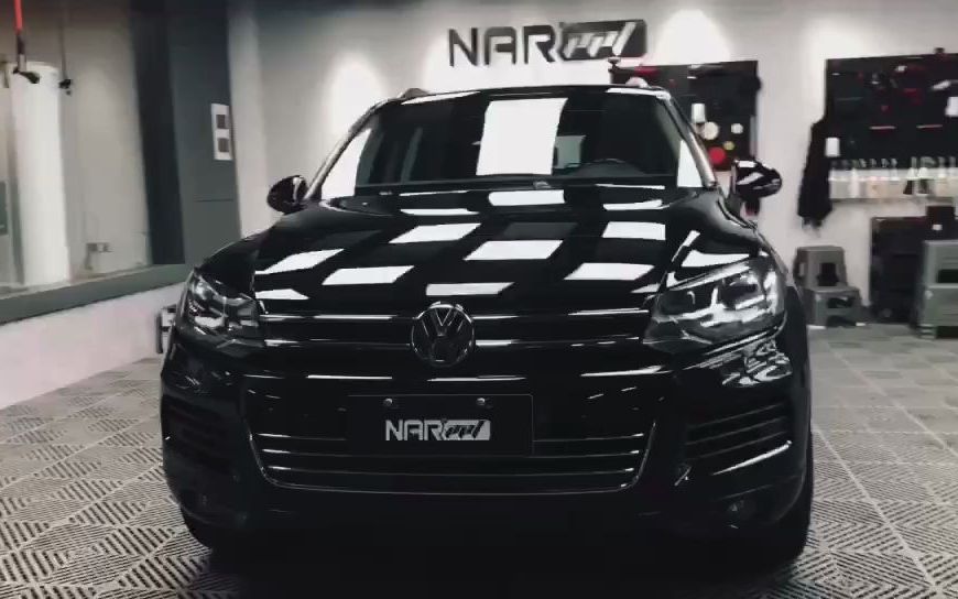 汽车保护膜:大众途锐贴纳尔PPF亮黑膜赏析