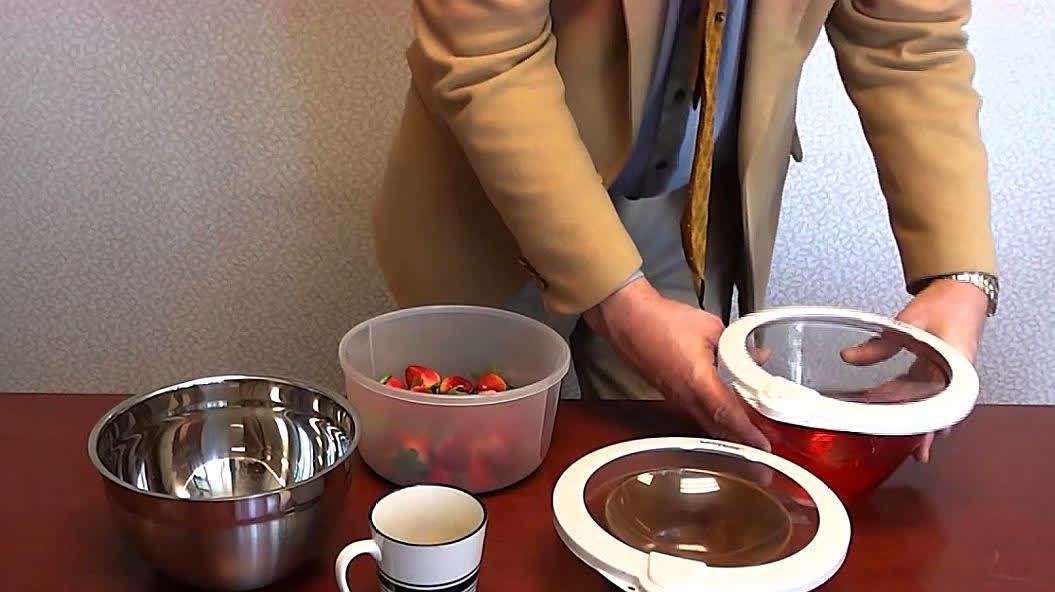 美国人发明强力保鲜盖,可反复使用20000次,热水浇一下恢复原样