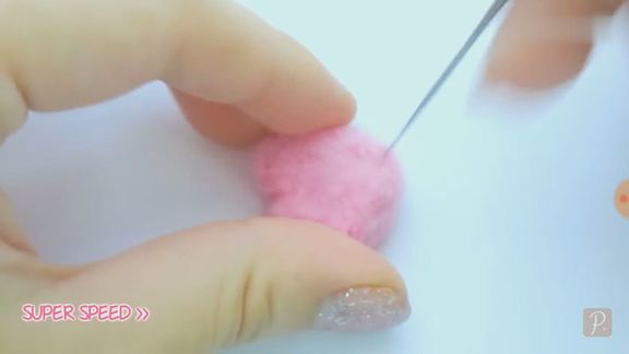 很可爱的爱心羊毛毡教程,可以做成胸针吊坠之类的