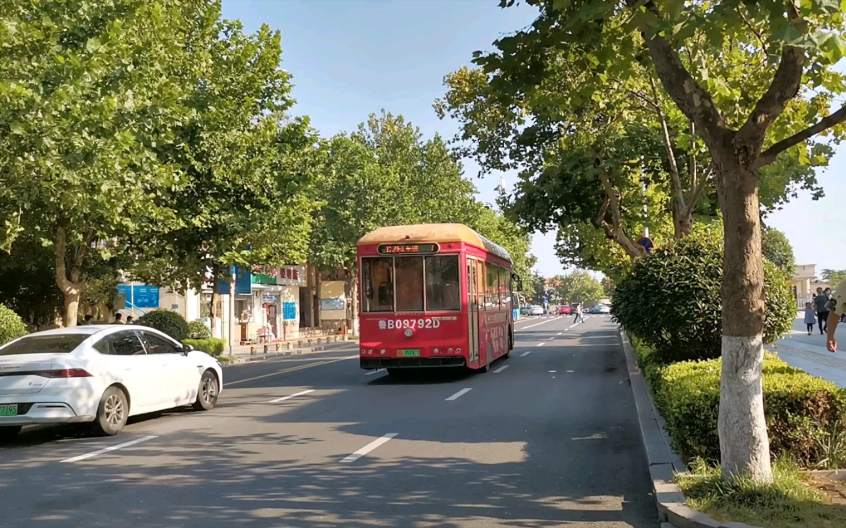 ...G2路 (铁路青岛站郯城路←→大河东客服中心) SW607鲁迅公园出站