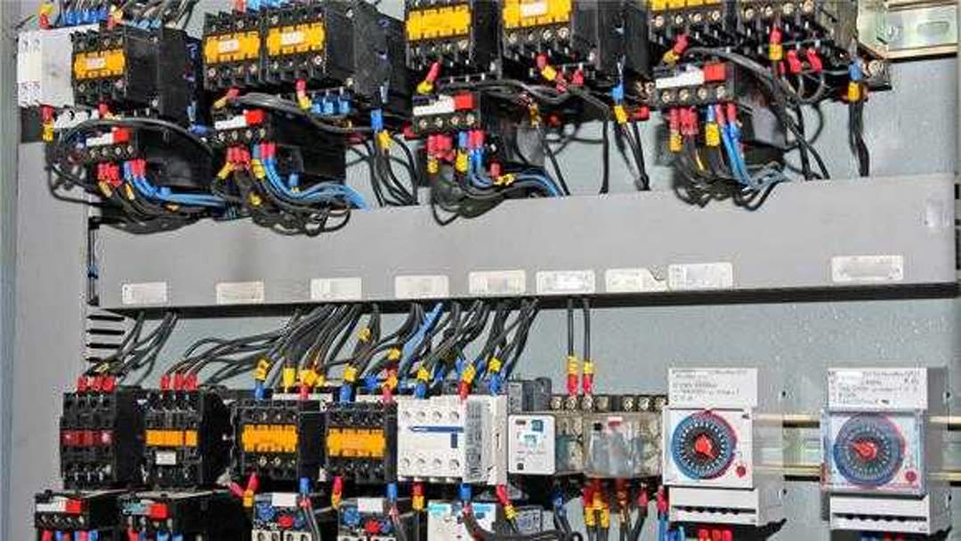 接触器和继电器什么区别?老电工一席话,比干3年学徒电工都有用